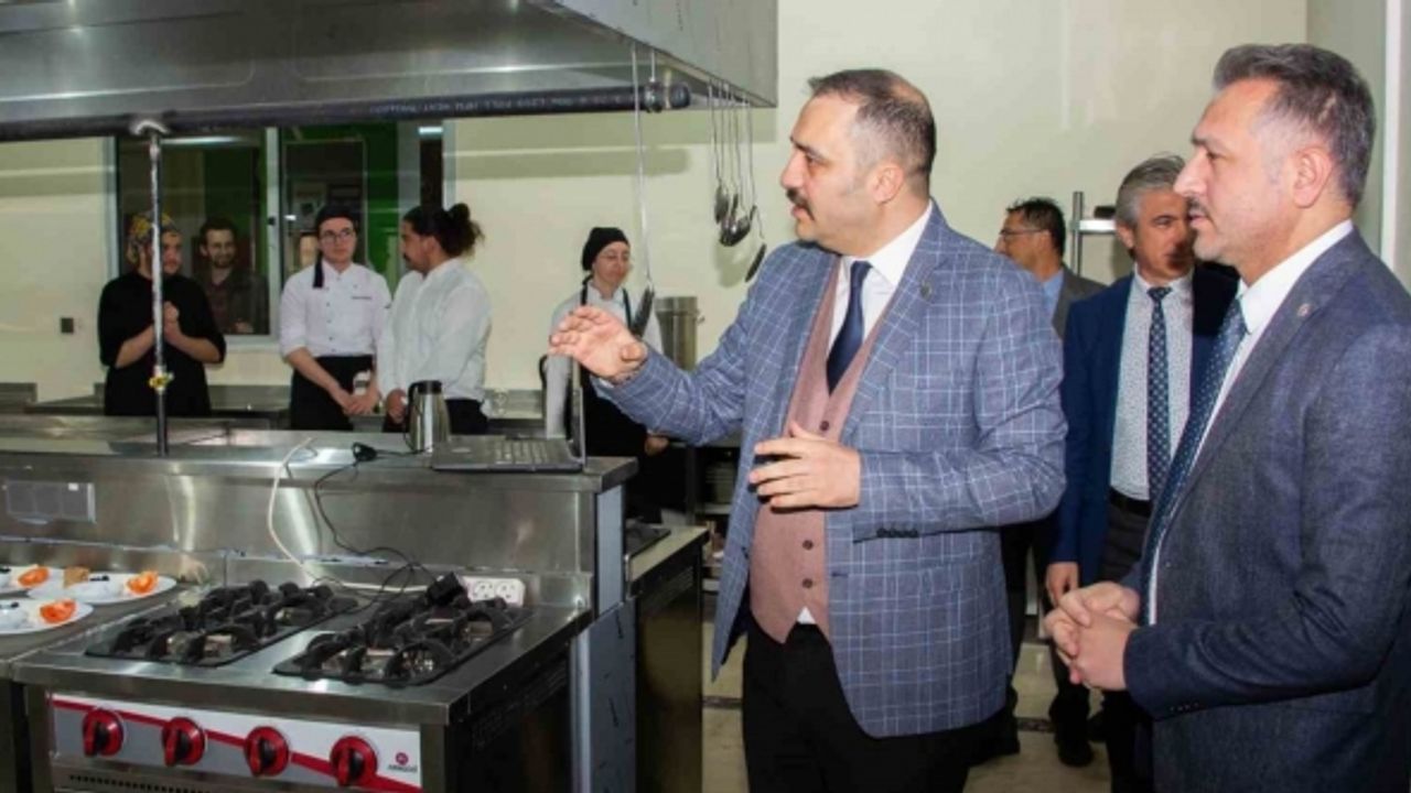 SÜ Gastronomi ve Mutfak Sanatları Uygulama Mutfağının tanıtımı yapıldı - Ekovitrin Haber